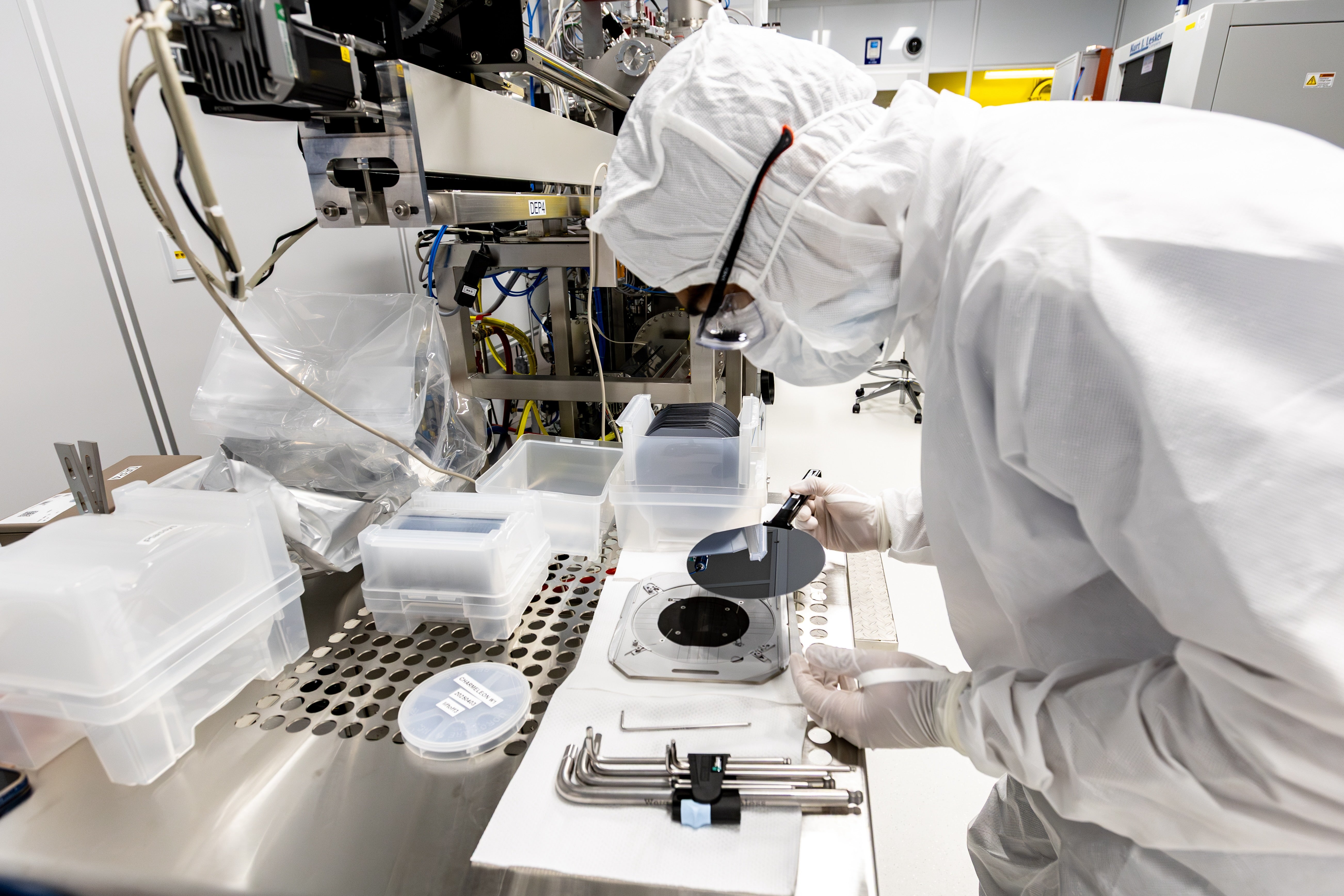 Topic: Detector Microfabrication Facility (DMF) | SLAC National ...